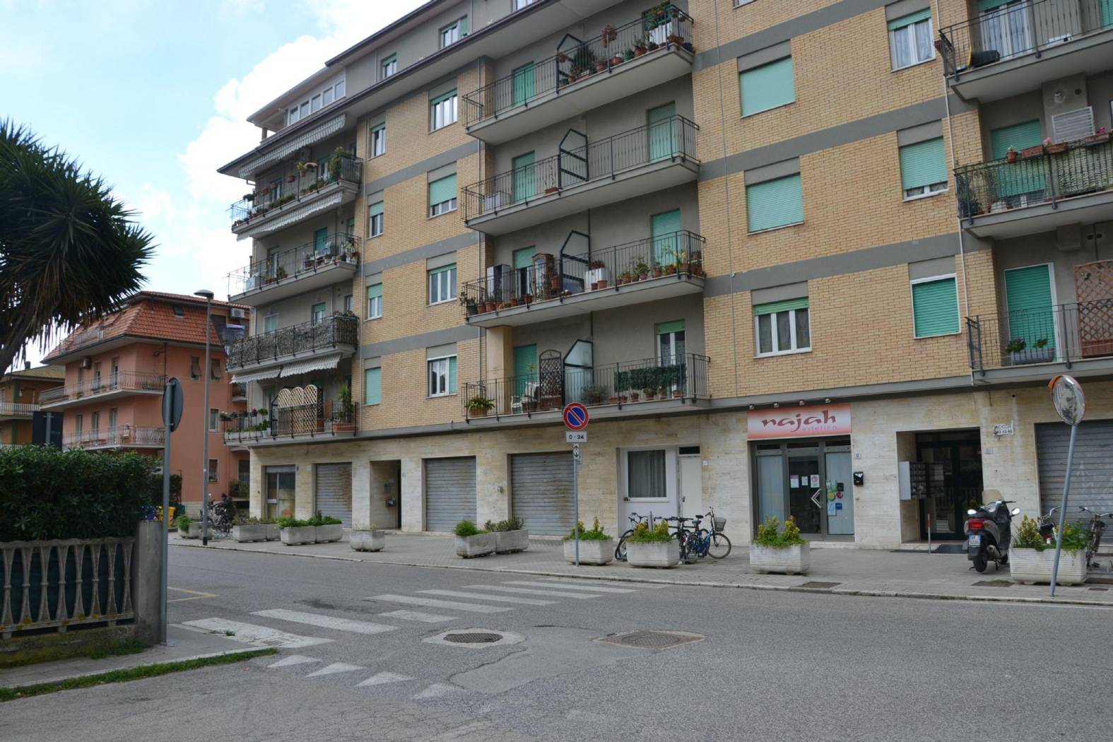 Locale commerciale in Vendita