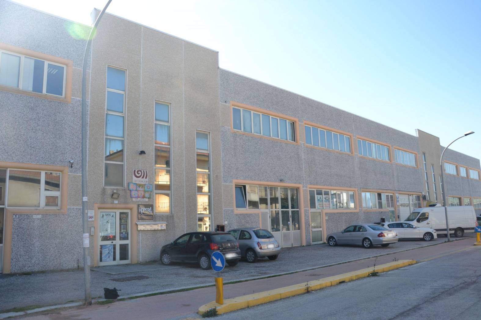 Locale commerciale in Vendita