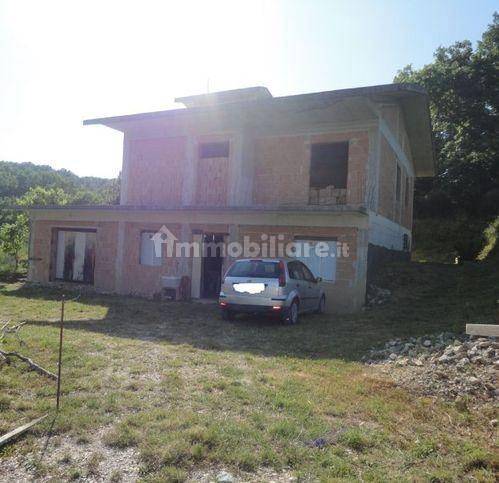 Appartamento in villa, nuova, 220 m², Isernia