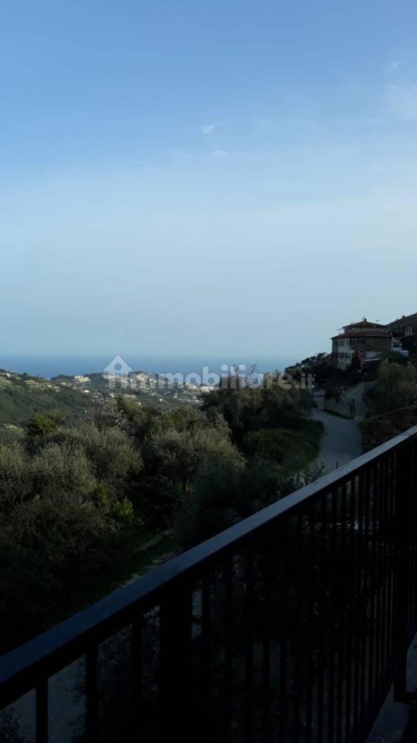 Bilocale Strada Poggio Radino 2, Verezzo, Sanremo