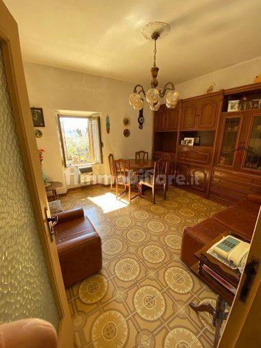 Trilocale via Regina Margherita 22, Castel Viscardo