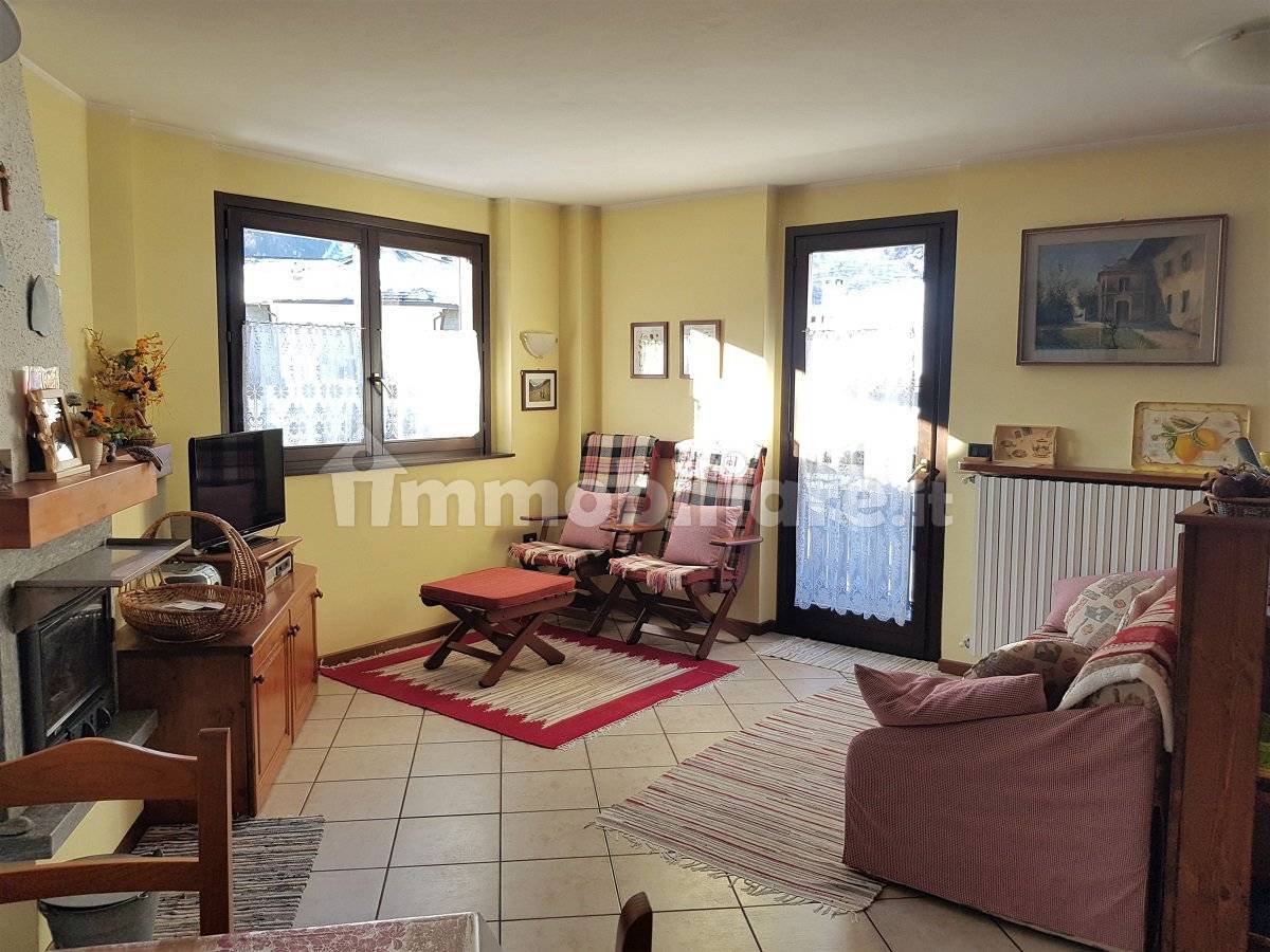 Trilocale via Pizzo Scalino 67, Centro, Caspoggio