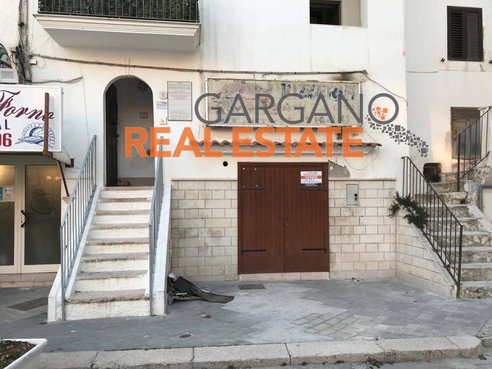 Locale commerciale in Vendita