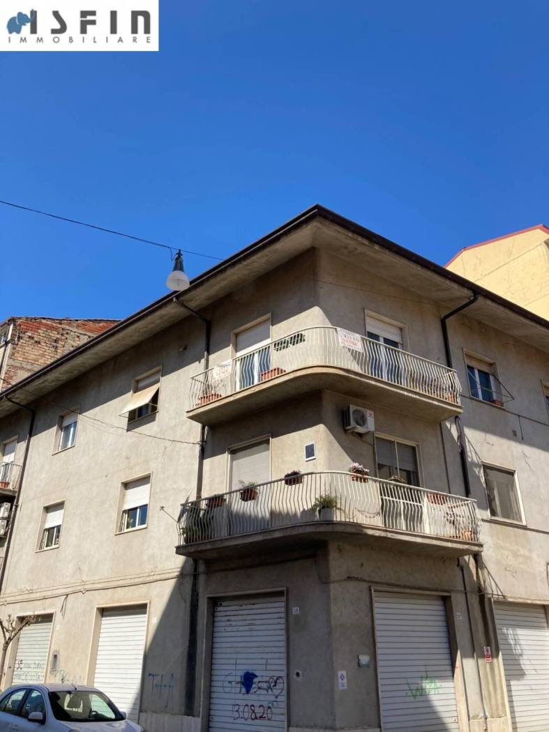 Locale commerciale in Vendita