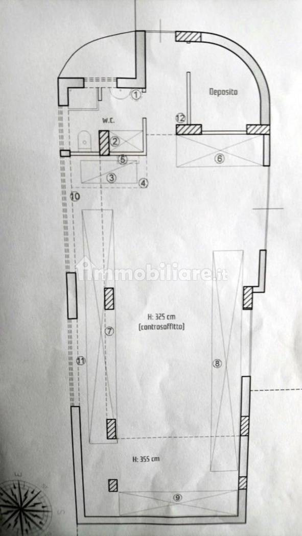 Locale commerciale in Vendita