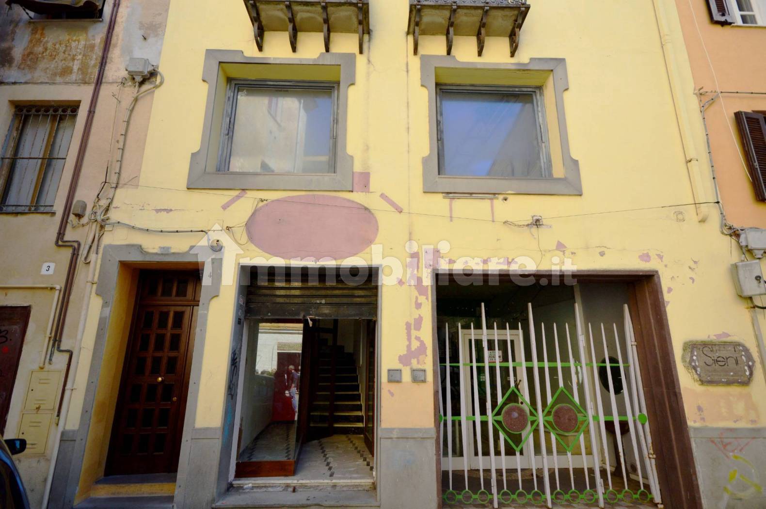 Locale commerciale in Vendita