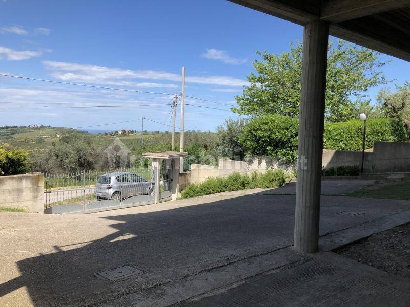 Terratetto unifamiliare 500 m², nuova, Centro, Cupello