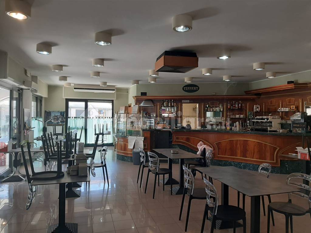 Bar piazza Europa, Borgaro Torinese, rif. 87154890 - Immobiliare.it