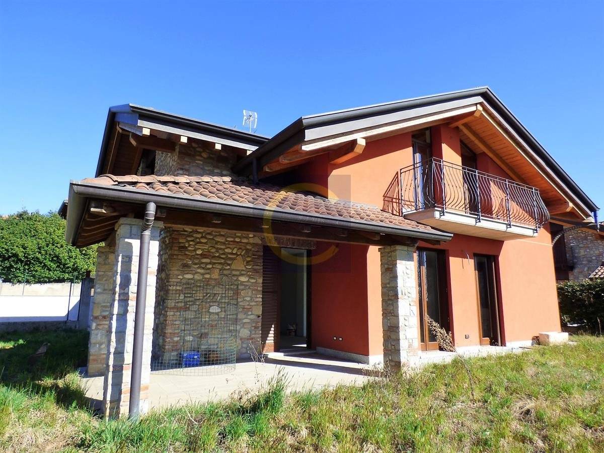 Villa unifamiliare via Pedrosi, Centro, Appiano Gentile