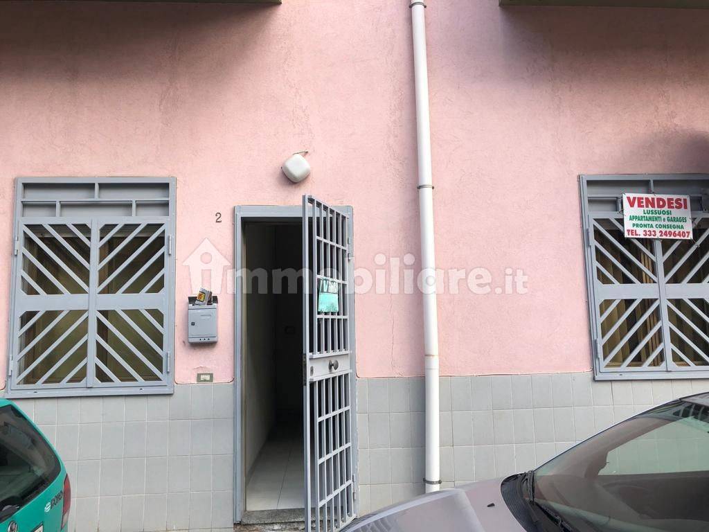 Trilocale via Padre Pio da Pietralcina 2, Centro, Camporotondo Etneo