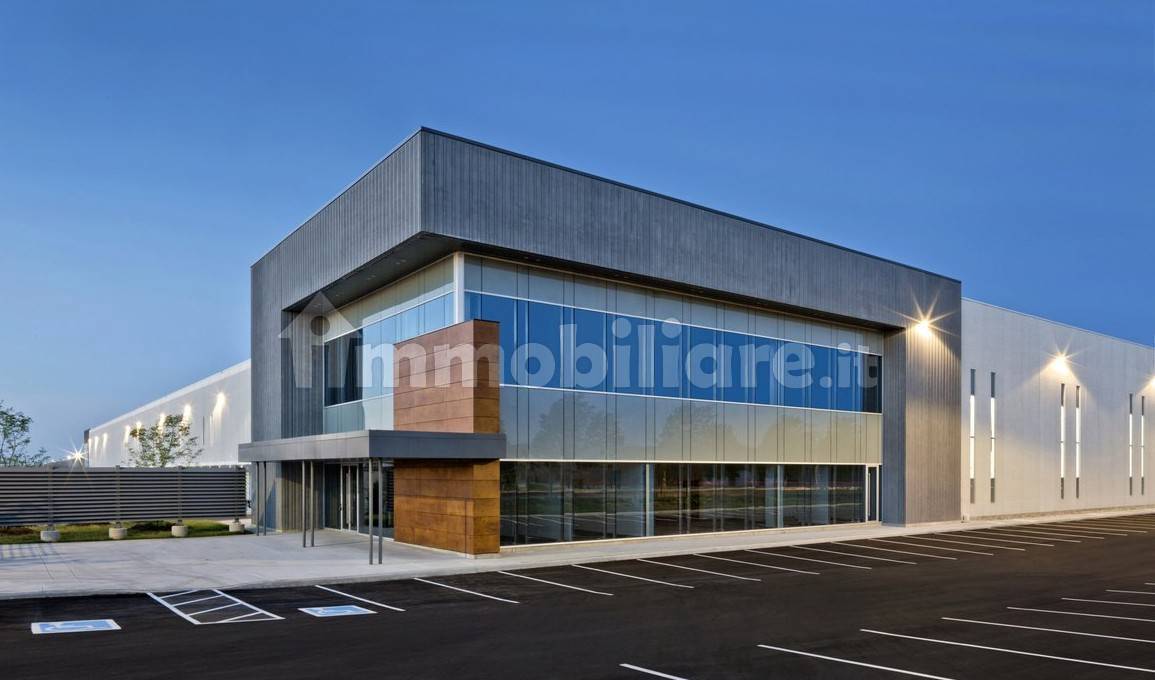 Capannone in Vendita