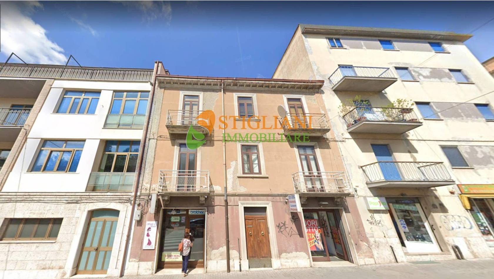 Locale commerciale in Vendita