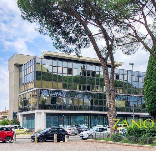 Attività commerciale in Vendita