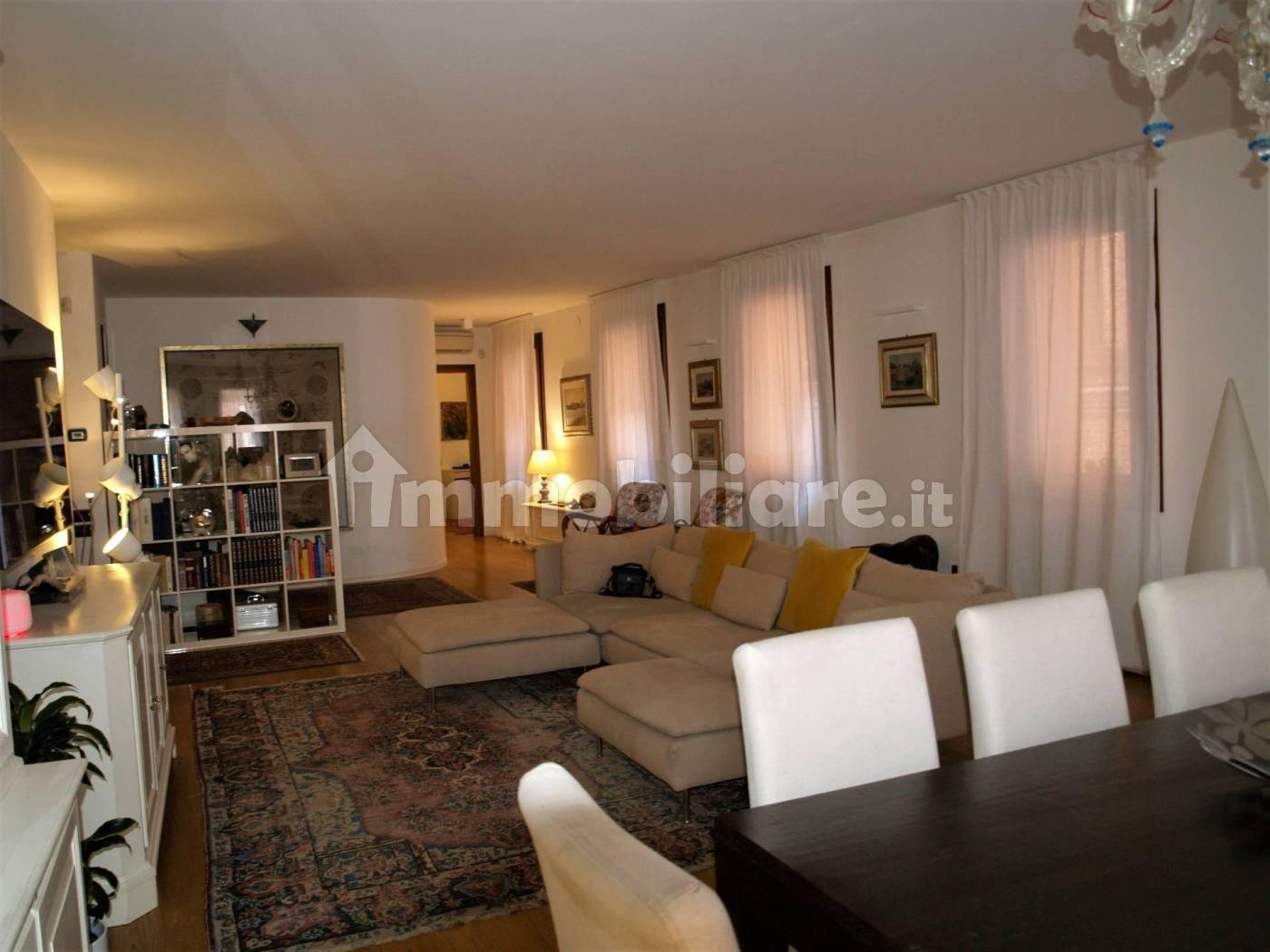 Appartamento piazza Pola, Piazza dei Signori, Treviso