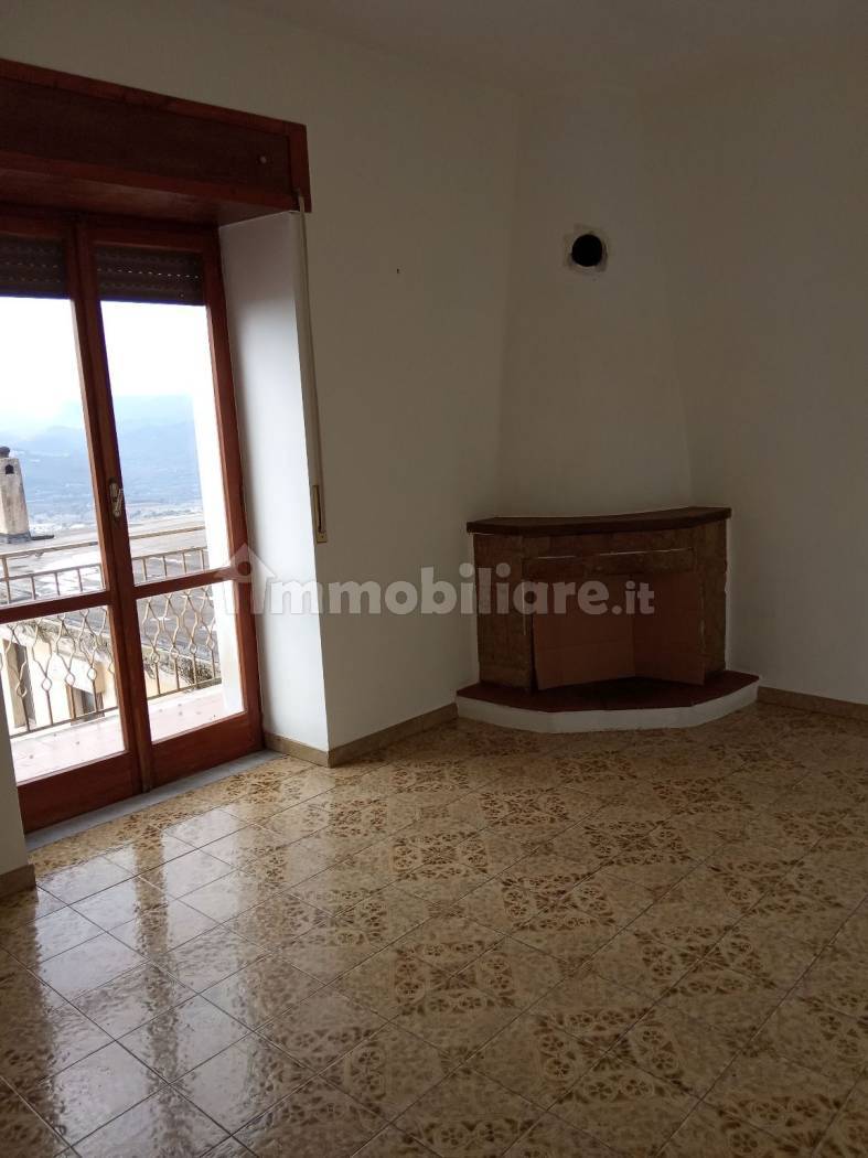 Quadrilocale corso Umberto I 1, Viggiano