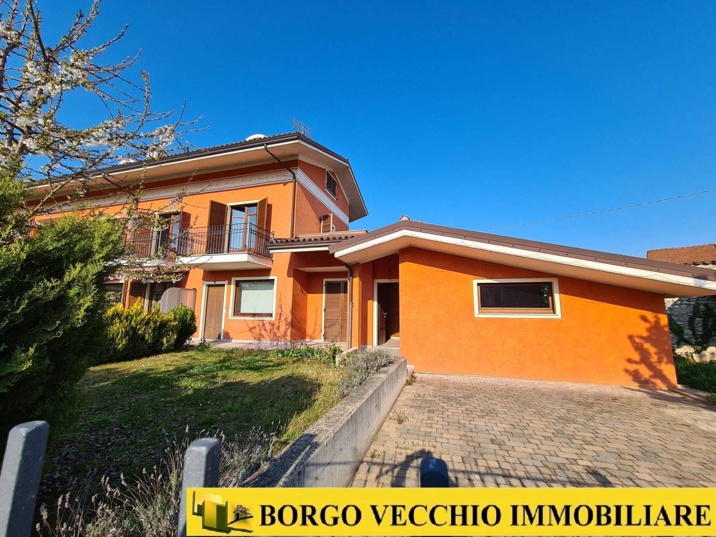 Villa a schiera via San Rocco, Centro, Busca