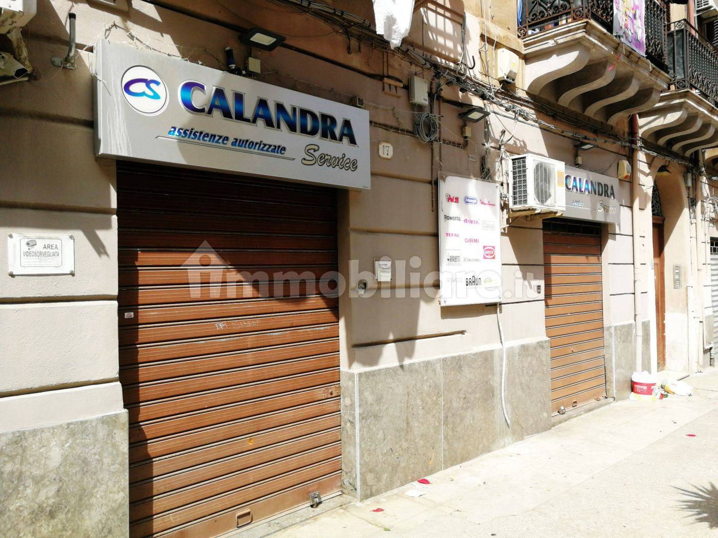 Locale commerciale in Vendita