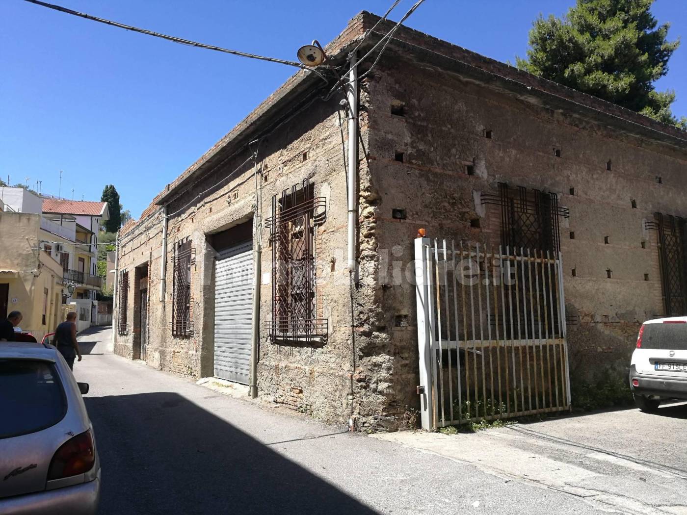 Locale commerciale in Vendita