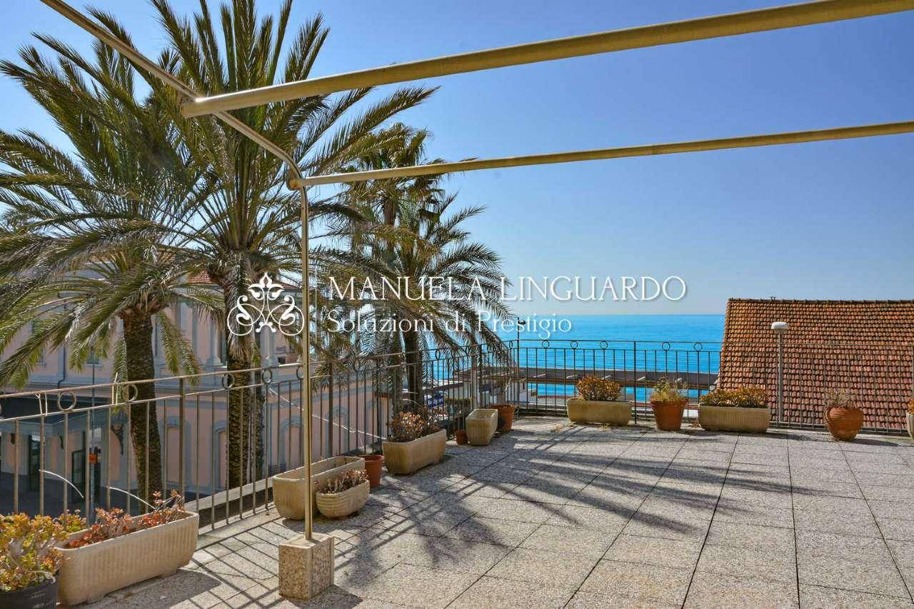 Quadrilocale piazza Eroi della Libertà, Centro, Bordighera