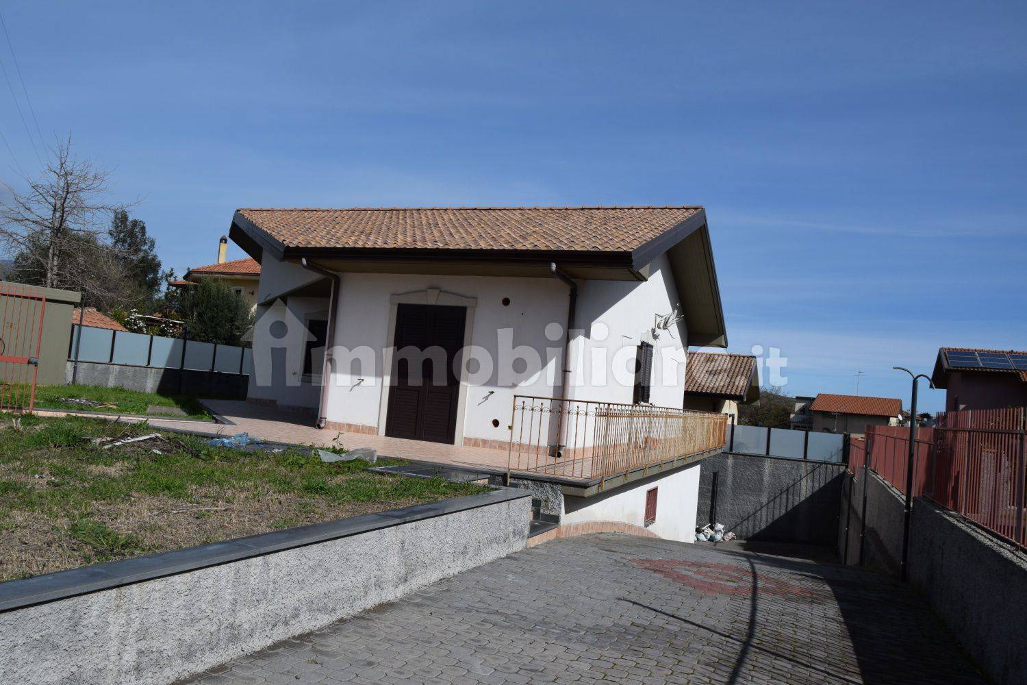 Villa unifamiliare via Giotto, Centro, Mascalucia