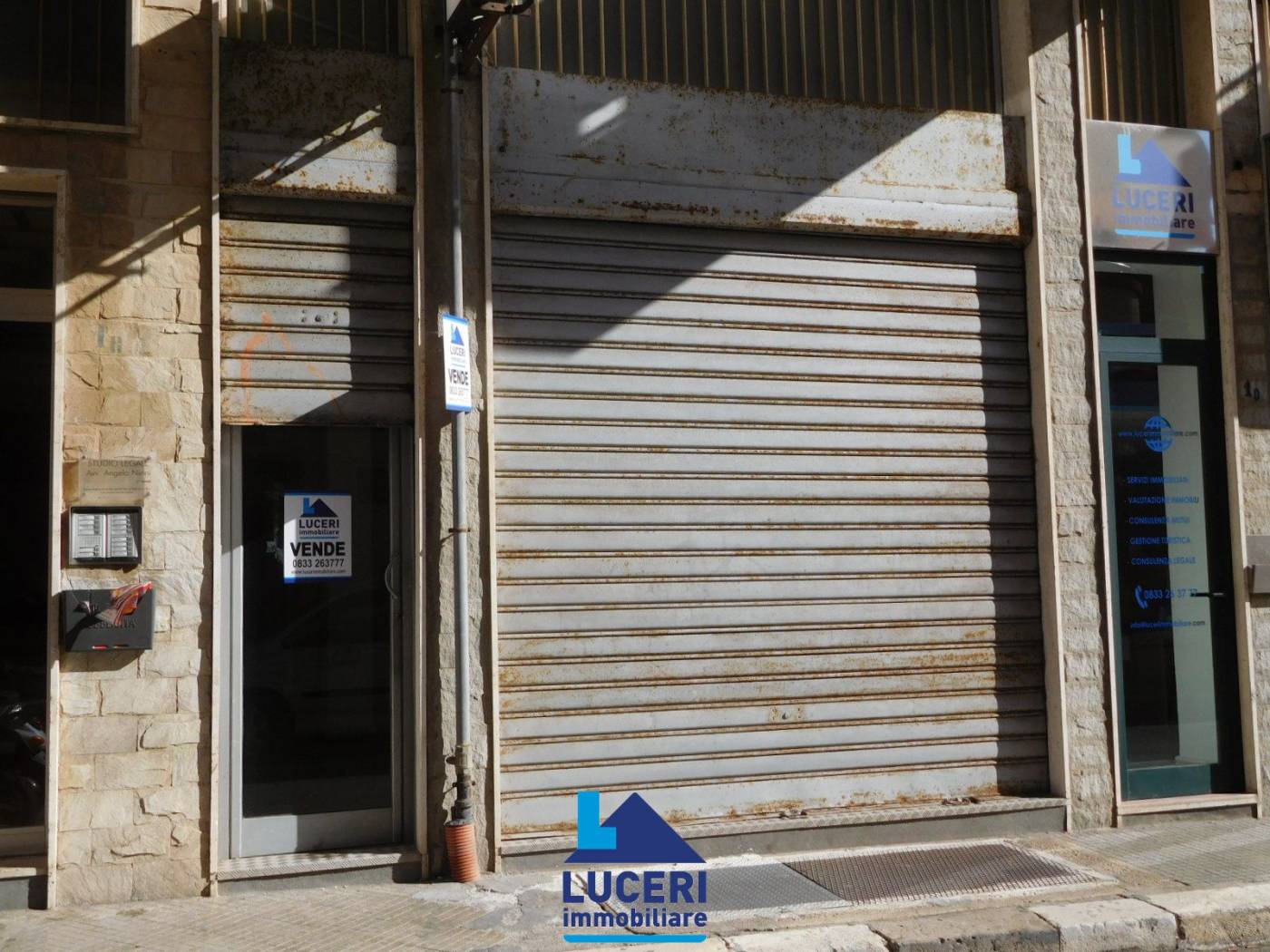 Locale commerciale in Vendita