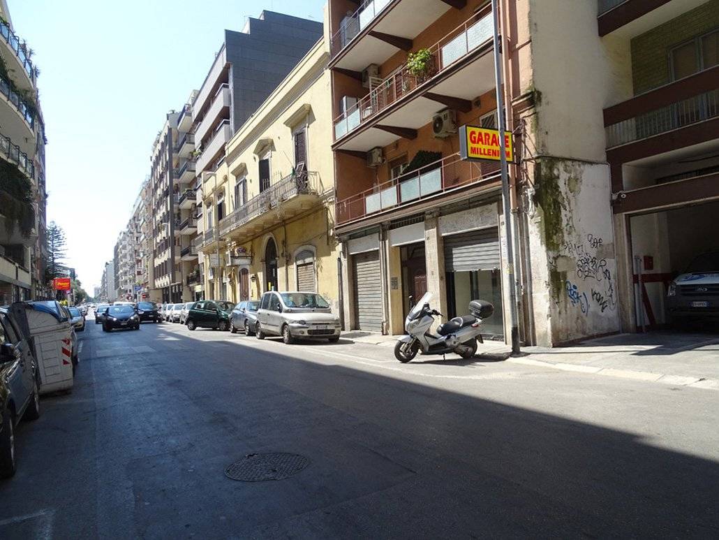 Locale commerciale in Vendita