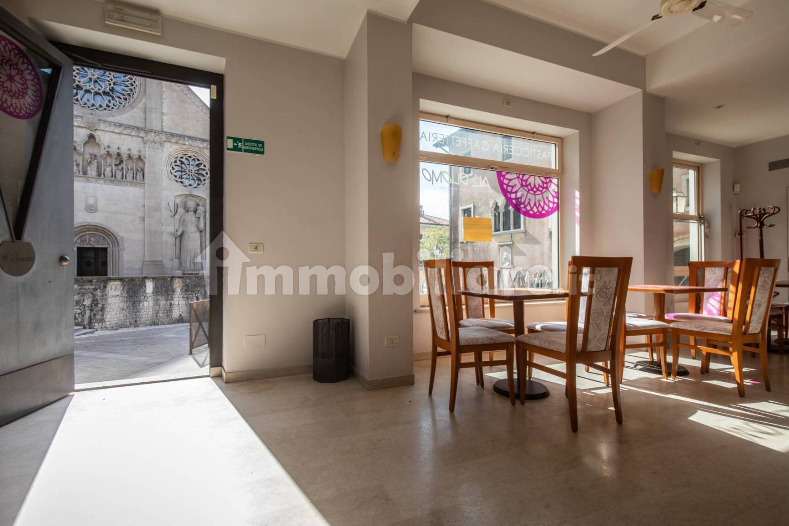 Locale commerciale in Vendita