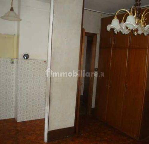 Bilocale da ristrutturare, secondo piano, Aosta