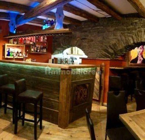 Locale commerciale in Vendita