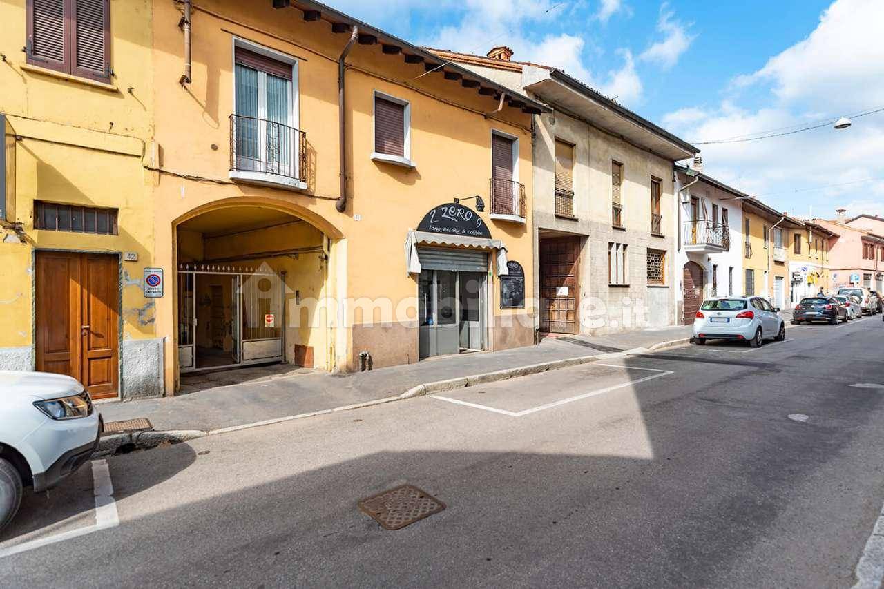 Locale commerciale in Vendita