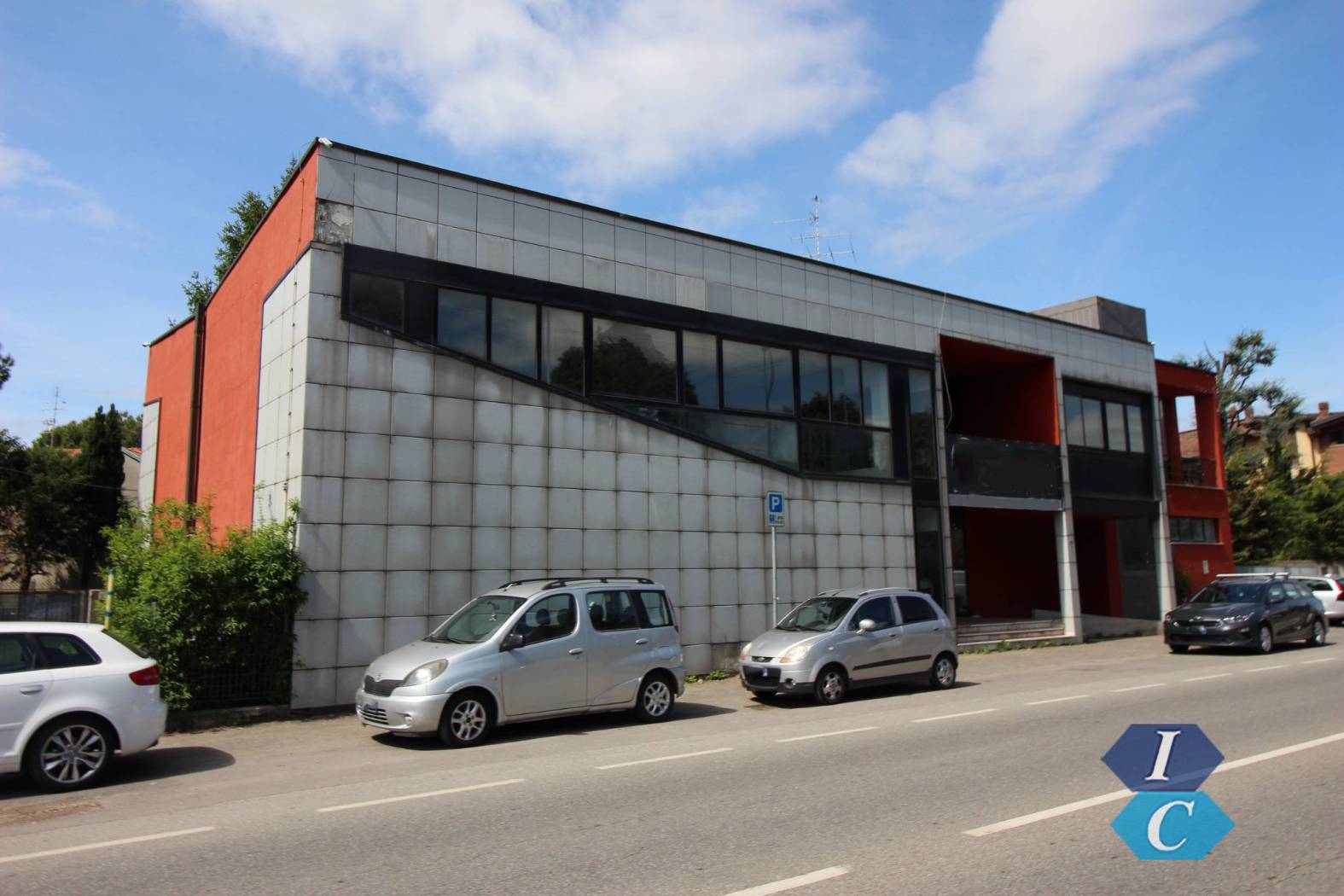 Locale commerciale in Vendita