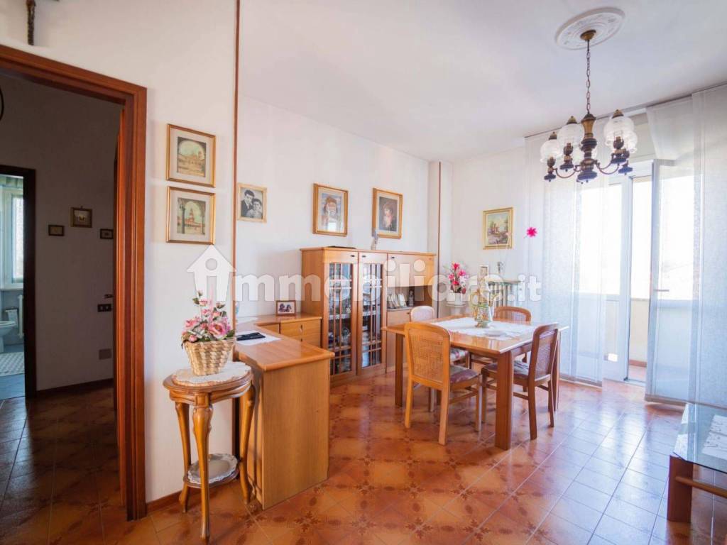 Vendita Appartamento Tradate. Trilocale in via Roma 8. Buono stato ...