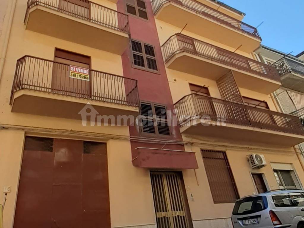 Palazzo - Edificio via Emilia 24, Raffadali, Rif. 87996078 - Immobiliare.it