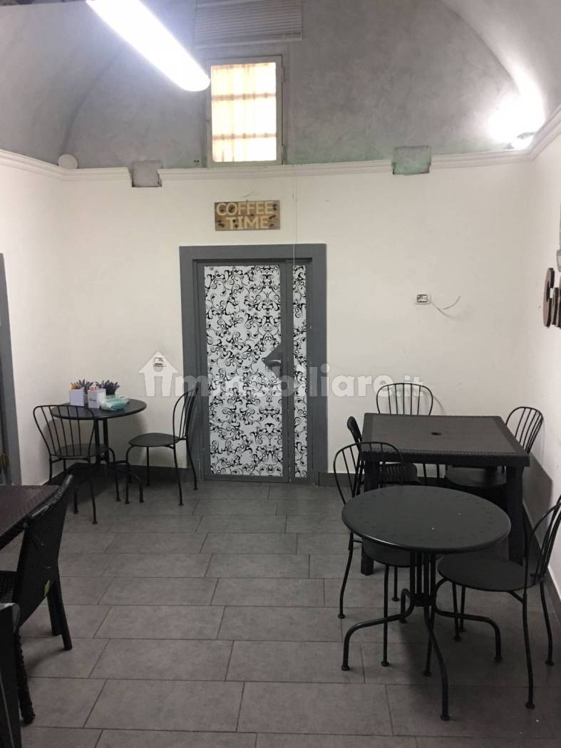 Locale commerciale in Vendita