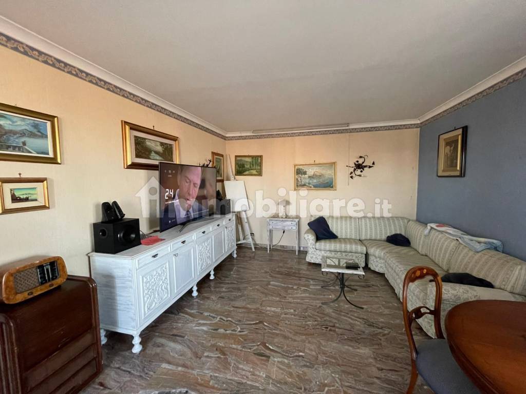 Vendita Appartamento in via Vecchia Napoli 95. Napoli. Ottimo stato ...