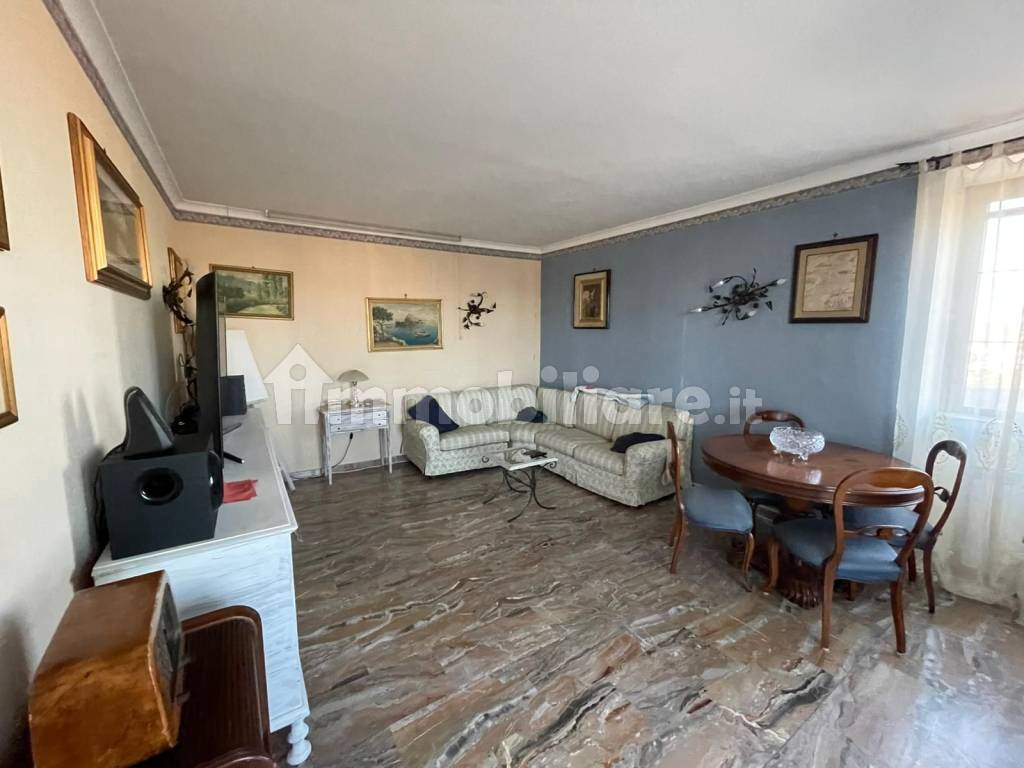 Vendita Appartamento in via Vecchia Napoli 95. Napoli. Ottimo stato ...