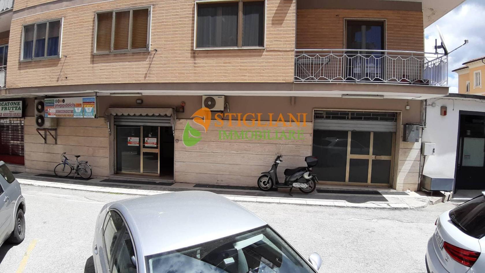 Locale commerciale in Vendita