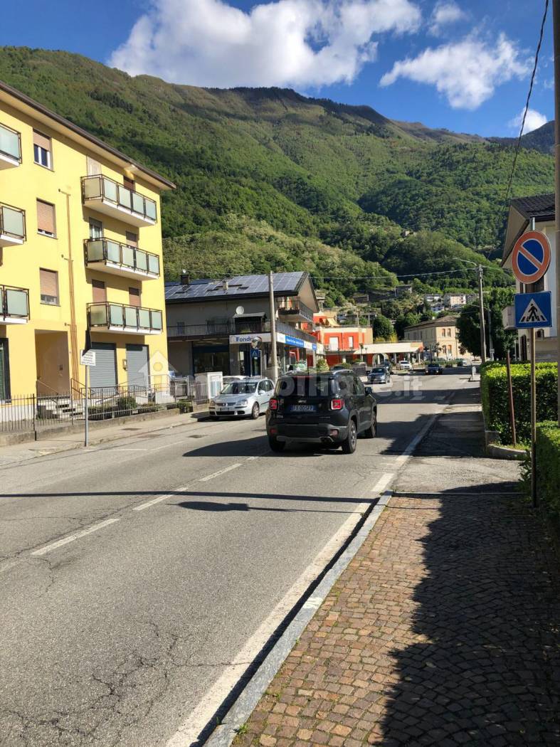 Locale commerciale in Vendita