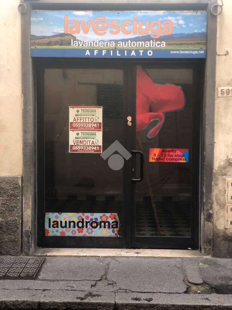 Locale commerciale in Vendita