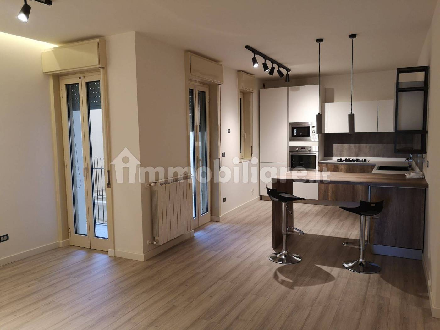 Quadrilocale viale Vittorio Veneto 33, Centro, Nicosia