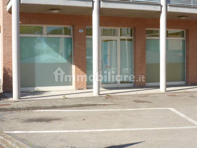 Locale commerciale in Vendita