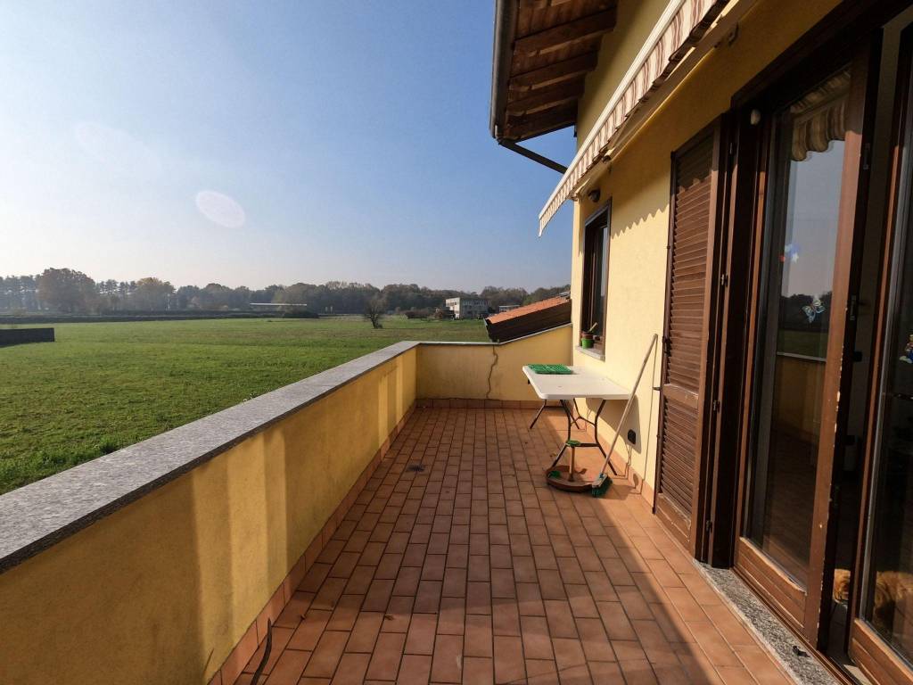 Vendita Appartamento Villa Guardia. Trilocale in via Torino 30/D. Piano ...