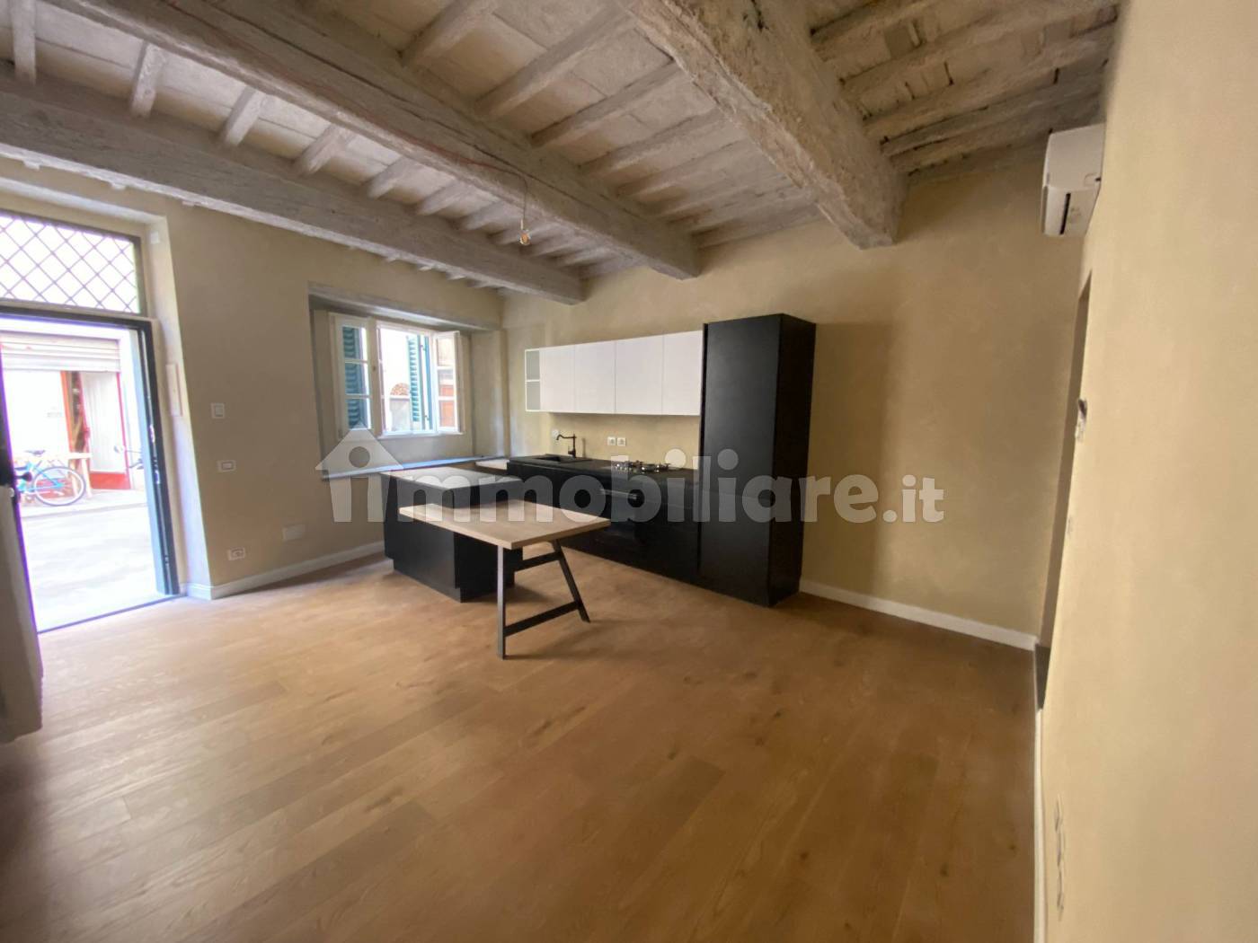 Quadrilocale via Maffia, Santo Spirito, Firenze