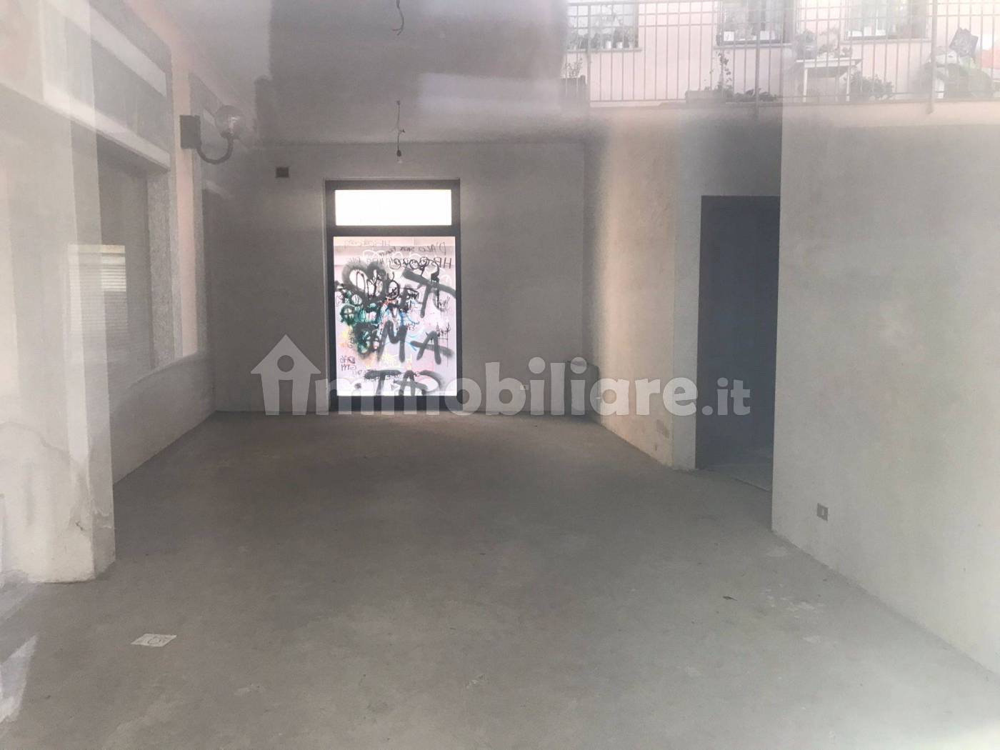 Locale commerciale in Vendita