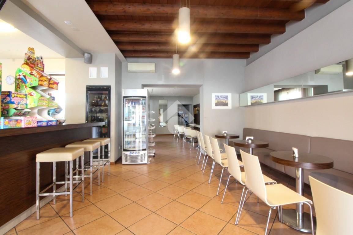 Locale commerciale in Vendita