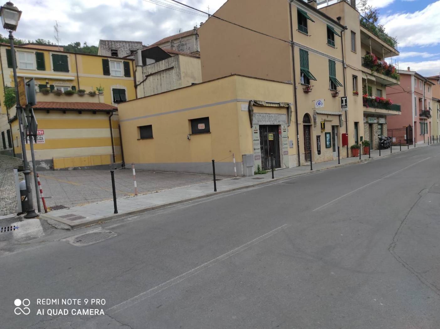 Attività commerciale con laboratorio in Vendita