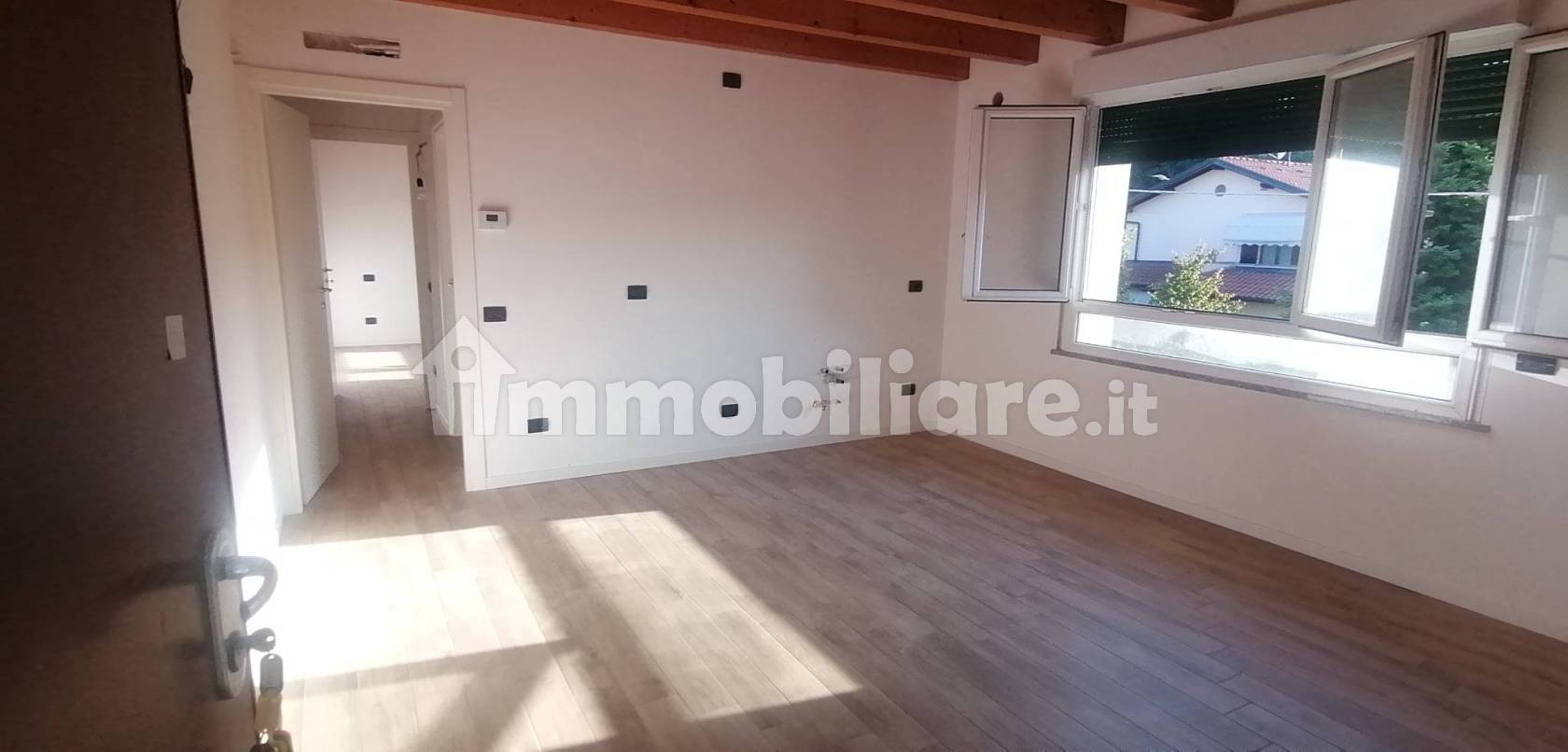 Bilocale via Giuseppe Garibaldi, Centro, Lurago d'Erba