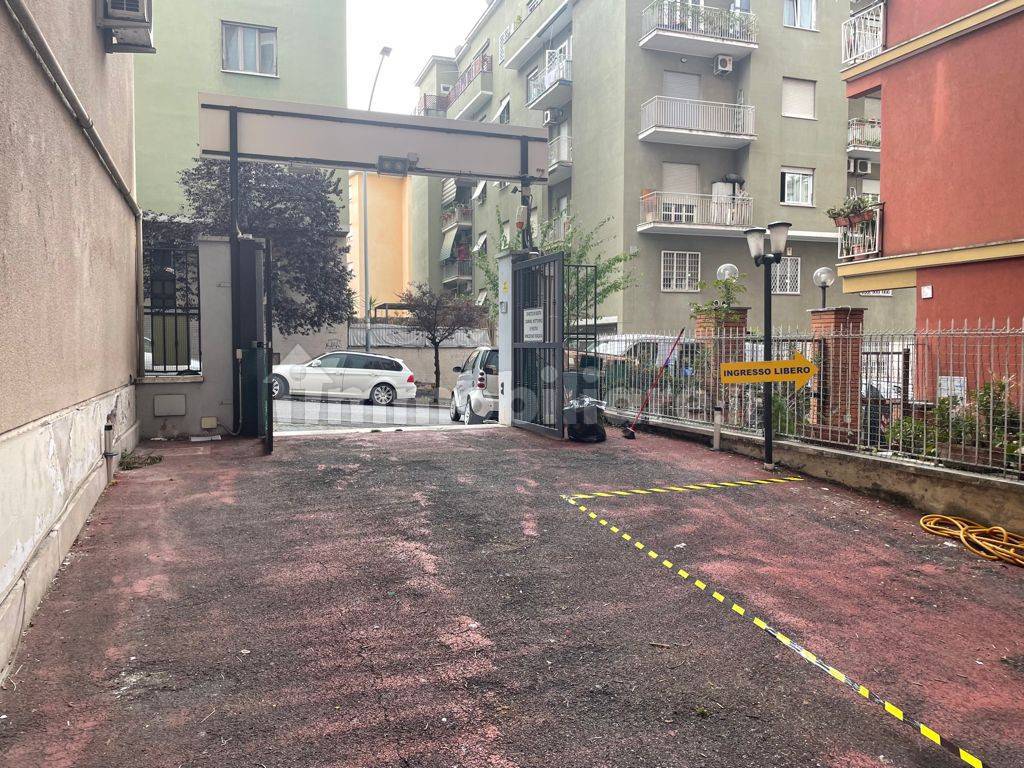 Posto auto - moto in Vendita