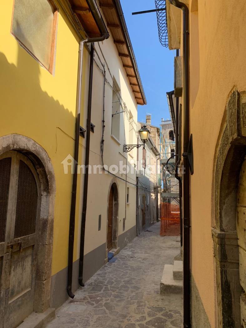 Quadrilocale via Alessandro Manzoni, Raiano