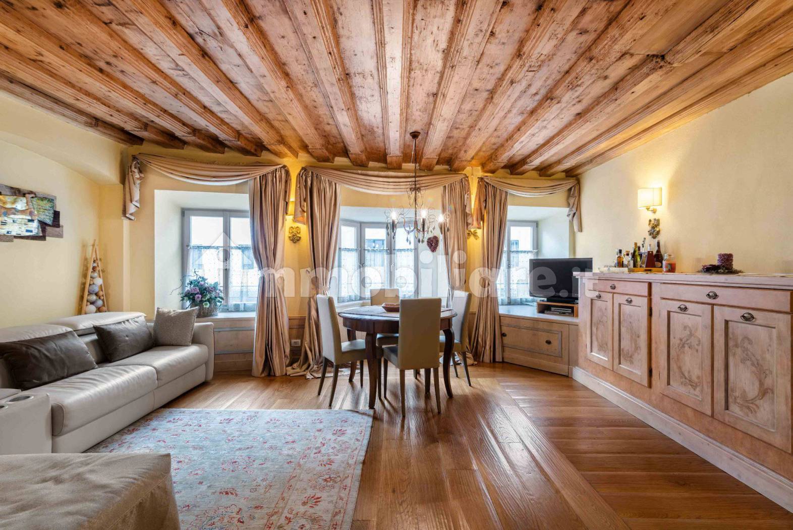 Trilocale via Gänsbacher, Centro, Vipiteno